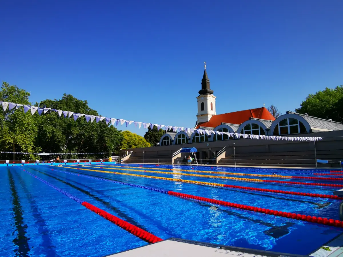 Gyulai Várfürdő - Active - Hello Hungary